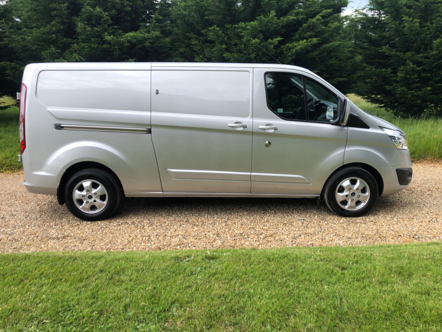 SOLD - Used FORD TRANSIT CUSTOM 2016 Silver in Wimborne, Dorset | New ...