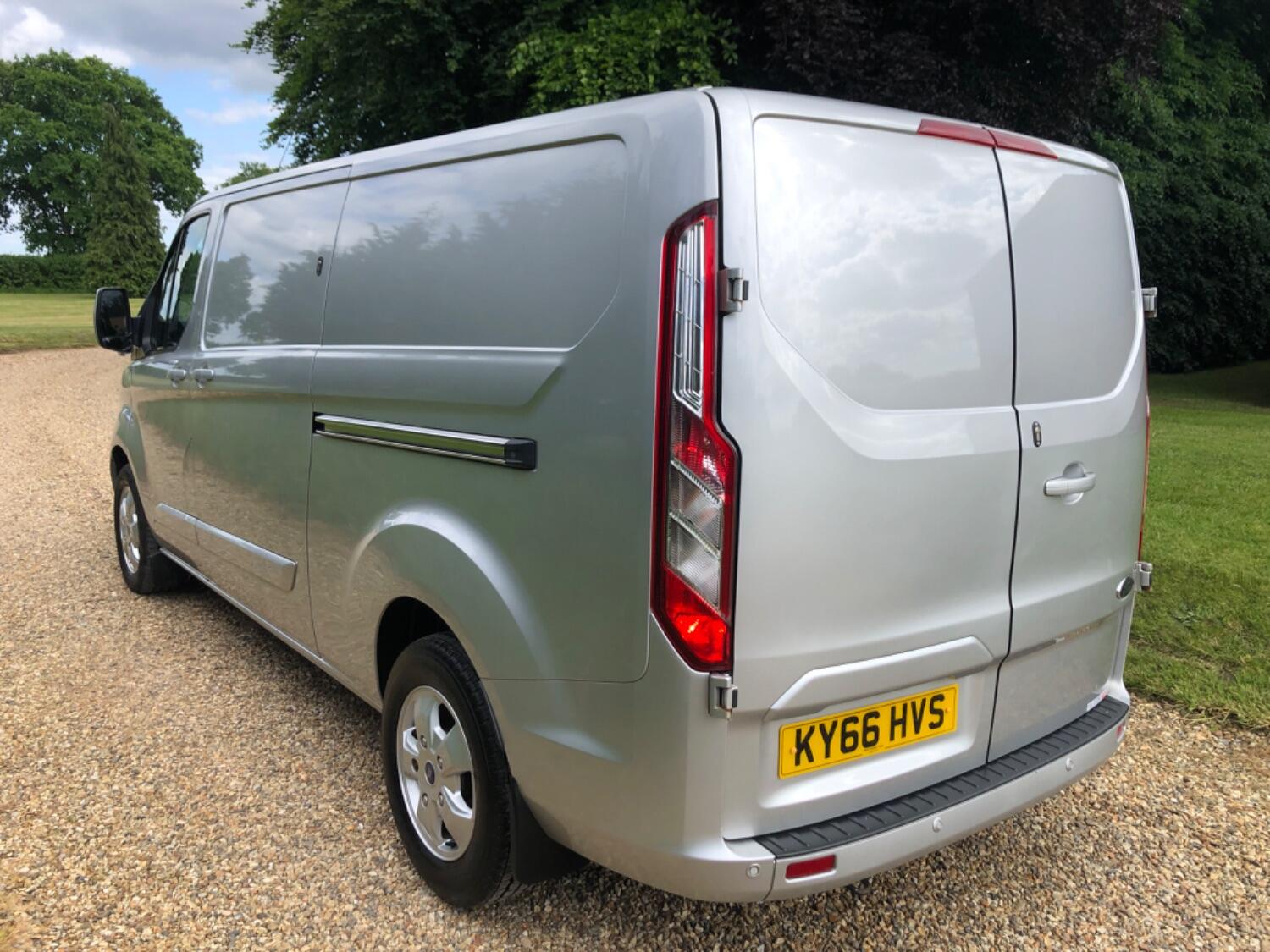 SOLD - Used FORD TRANSIT CUSTOM 2016 Silver in Wimborne, Dorset | New ...